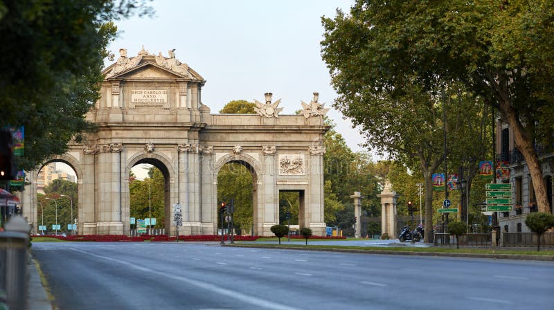 Alcala Gate editorial stock photo. Image of landmark - 193394228