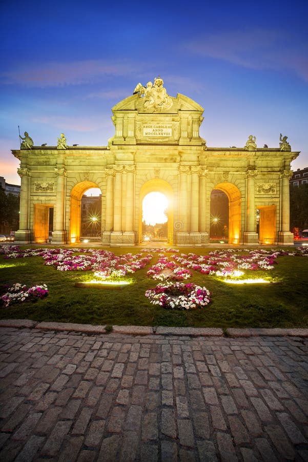 Puerta De Alcala, Madrid, Spain Stock Image - Image of monument, city ...