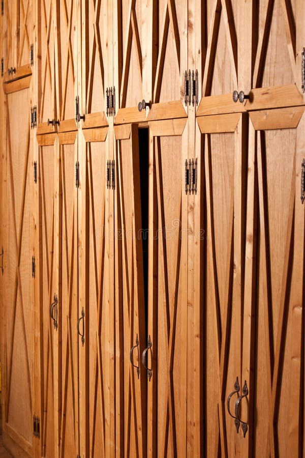 Puerta de cabina combada imagen de archivo. Imagen de pobre - 19643071