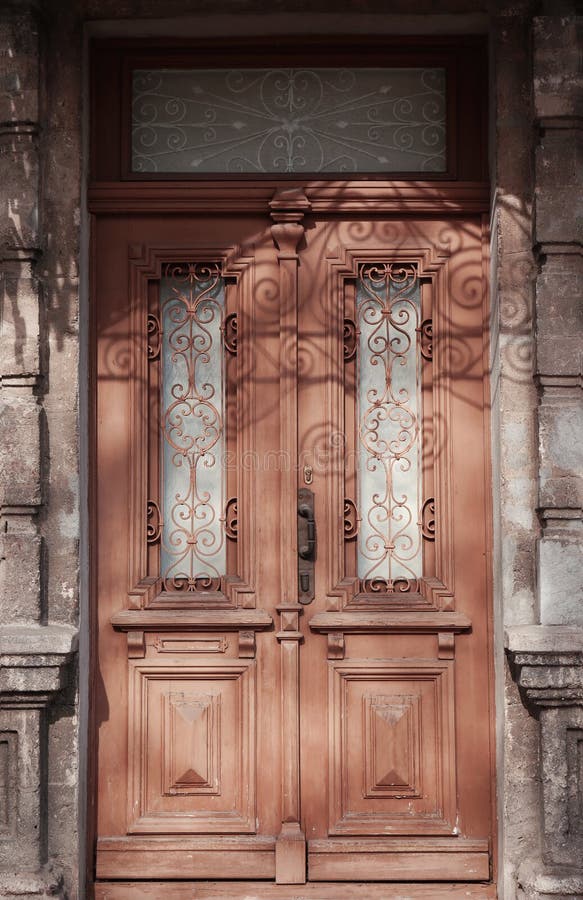 Puerta De Madera Del Vintage Cerrado Foto De Archivo Imagen De Puerta