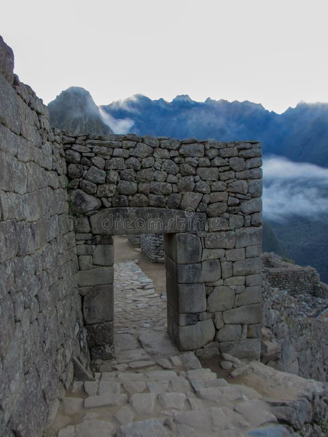 Puerta De Entrada De Machu Picchu Fotos De Stock - Download 27 Fotos ...