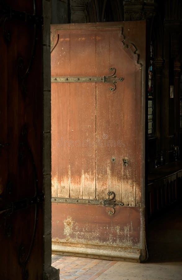 Puerta Exterior En El Notre Dame Cathedral Imagen de archivo - Imagen ...