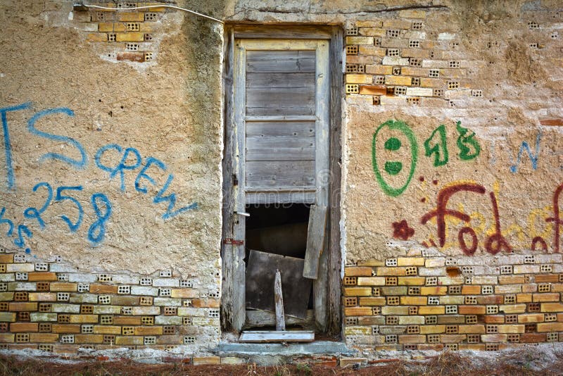 Puerta De Madera Rota Resistida Vieja, Grecia Foto de archivo - Imagen ...