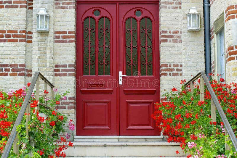 Puerta roja imagen de archivo. Imagen de entrada, ventana - 26643177