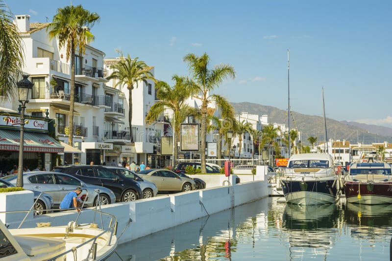 Puerto Banus, Marbella, Spanje Redactionele Afbeelding - Image of ...
