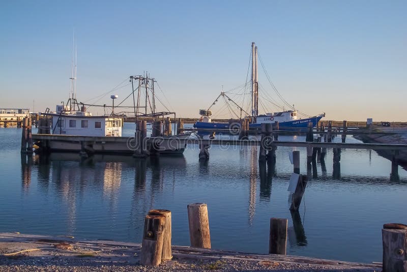 Puerto Fourchon, Luisiana imagen de archivo. Imagen de puerto - 63723415