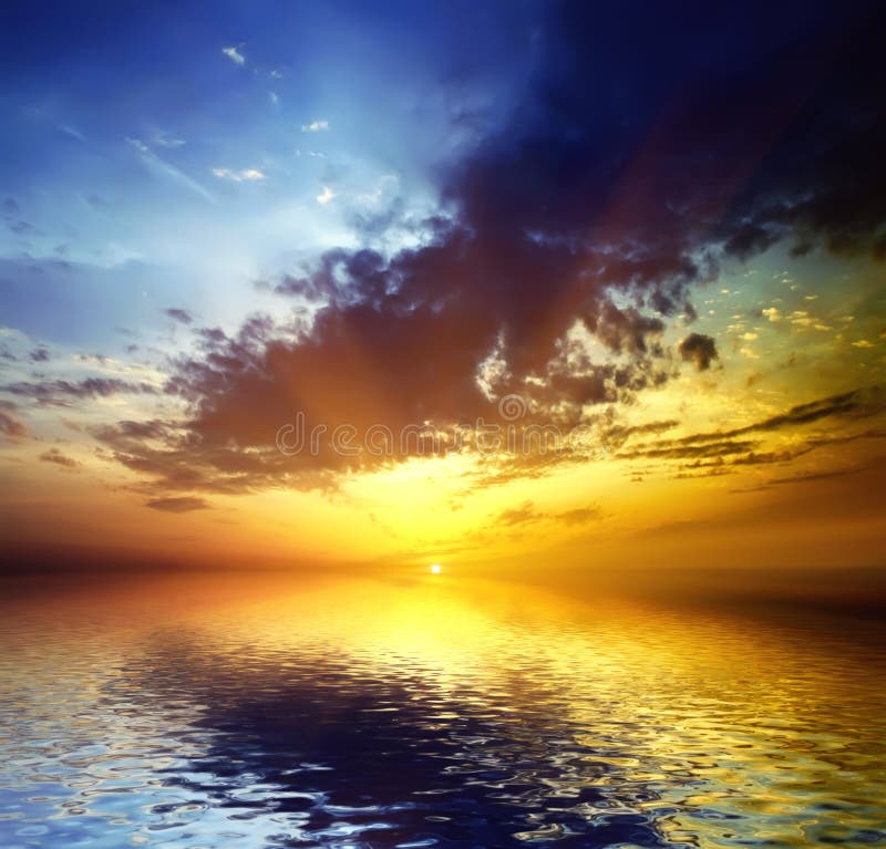 Salida del sol foto de archivo. Imagen de parpadeo, color - 1084720