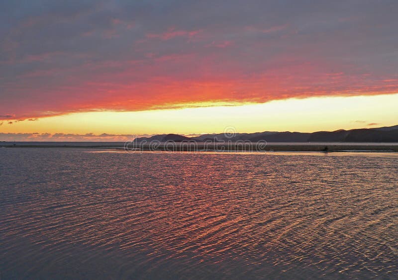 Puesta Del Sol En El Mar Imagen. Imagen: 2019596