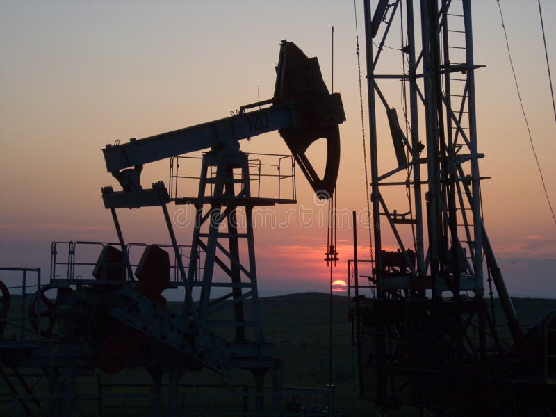 Puesta del sol industrial foto de archivo. Imagen de cubo - 3582358