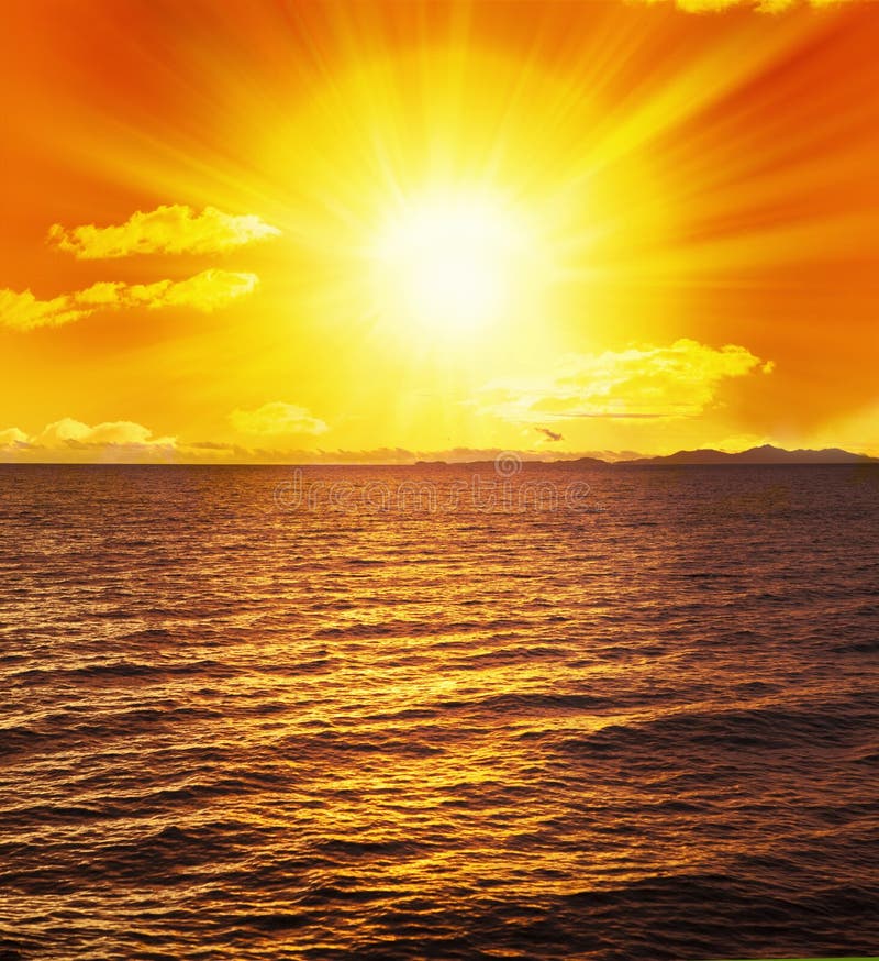 Puesta Del Sol Sun Del Océano Foto de archivo - Imagen de amarillo ...