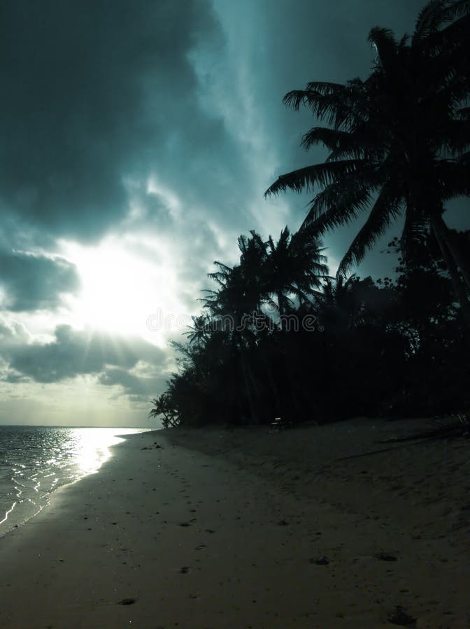 Puesta del sol tempestuosa foto de archivo. Imagen de flojo - 111648