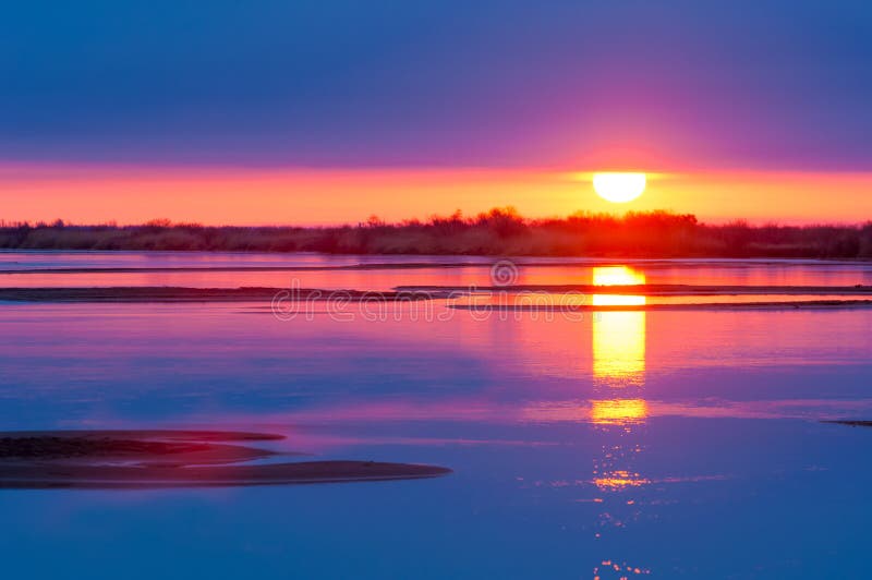 Puestas Del Sol De Las Salidas Del Sol Imagen de archivo - Imagen de ...