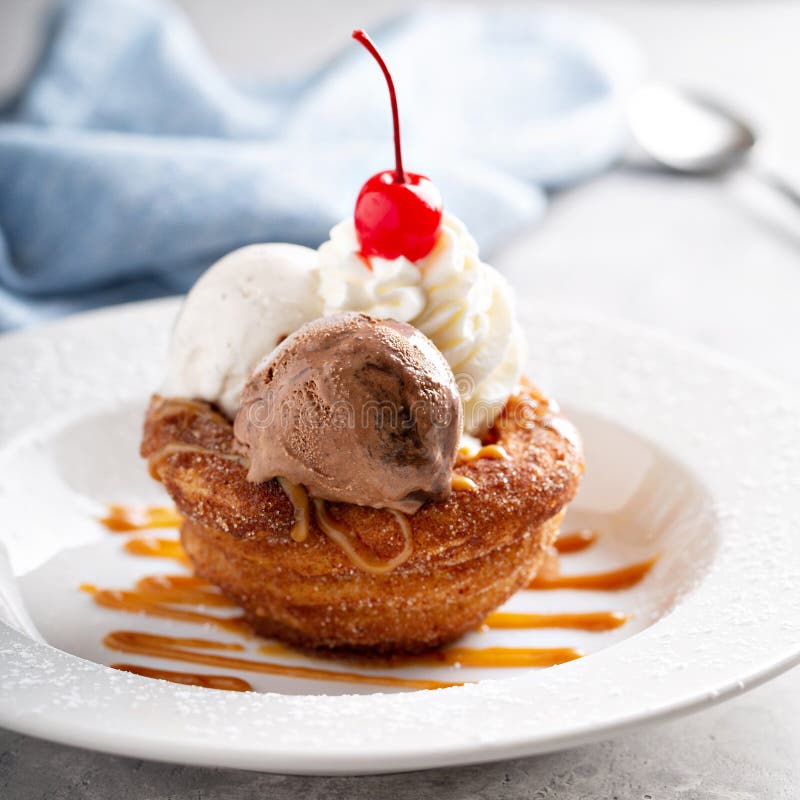 Puff pastry with ice cream stock image. Image of autumn - 154229213