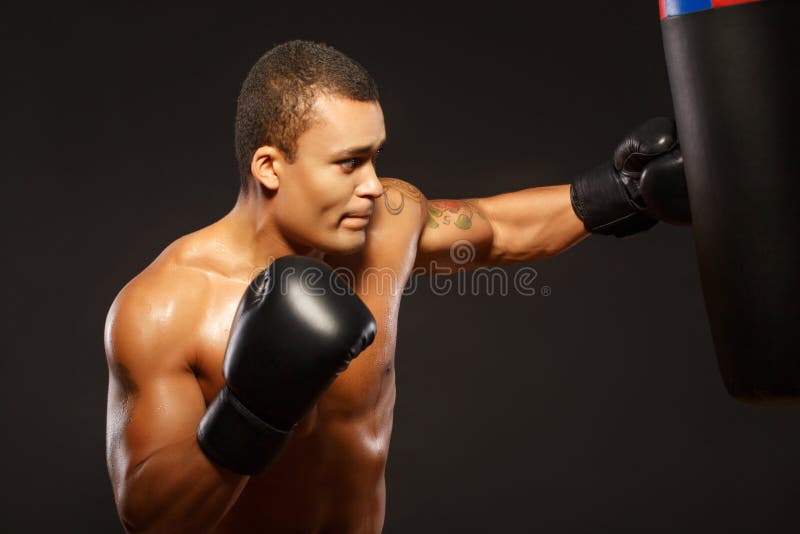 Pugile Bello Sull'allenamento Fotografia Stock - Immagine di pugile ...