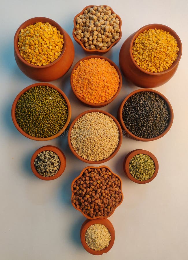 Pulses in clay pots stock photo. Image of leaf, brown - 267759060