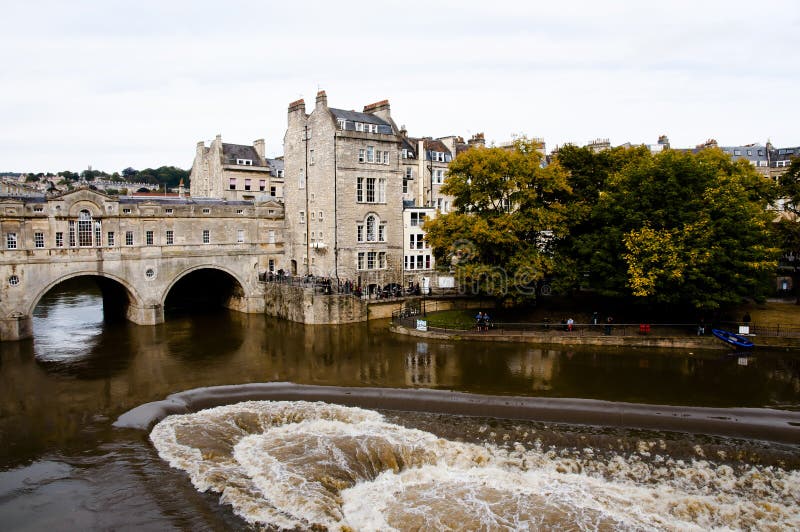 Bath, England - The Pulteney Bridge. Editorial Stock Image - Image of ...