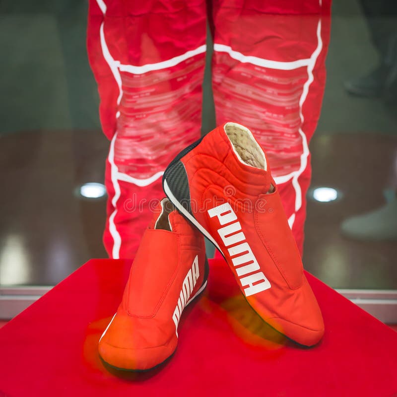 Homem do puma foto editorial. Imagem de cesta, bogotá - 9864281