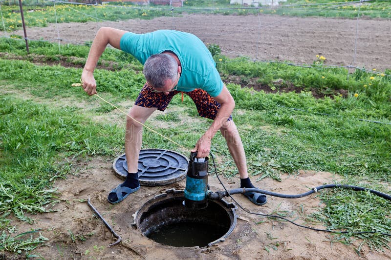 Pumping Sewage from Septic Tank Using Submersible Wastewater Pump ...