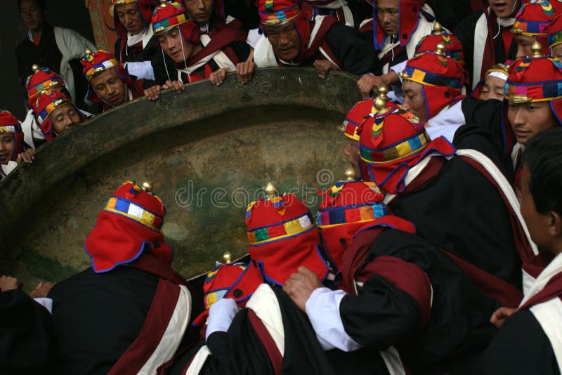 Punakha Tsechu editorial image. Image of robe, buddhist - 13451300