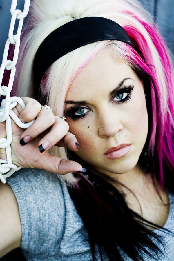 Punk gotische mannequin stock foto. Image of uitdrukking - 1746818
