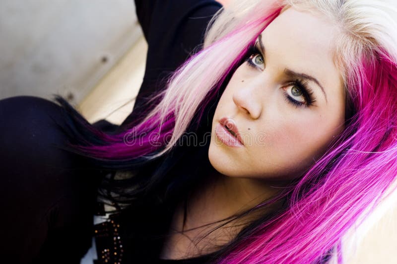 Punk Mannequin stock afbeelding. Image of rood, provocatief - 3955127