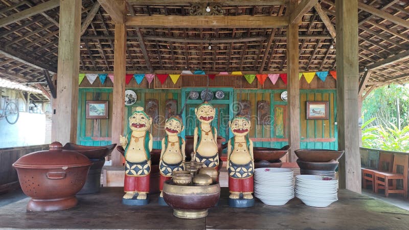 Punokawan Statues at Warung Gudeg Stock Image - Image of park, statues ...