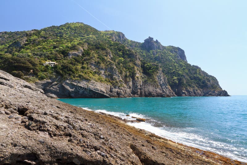 Mer ligurienne photo stock. Image du tourisme, horizontal - 6876692