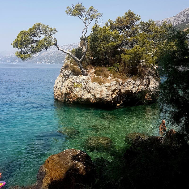 Punta rata editorial image. Image of croatia, brela, puntarata - 98370635