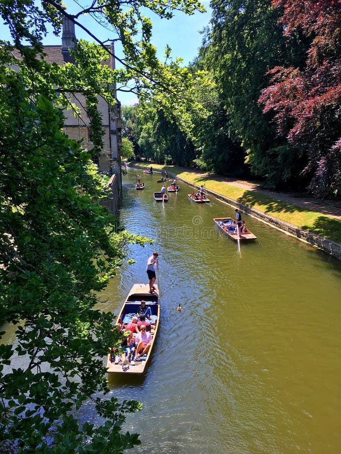 Punting in Cambridge editorial photo. Image of university - 127451921