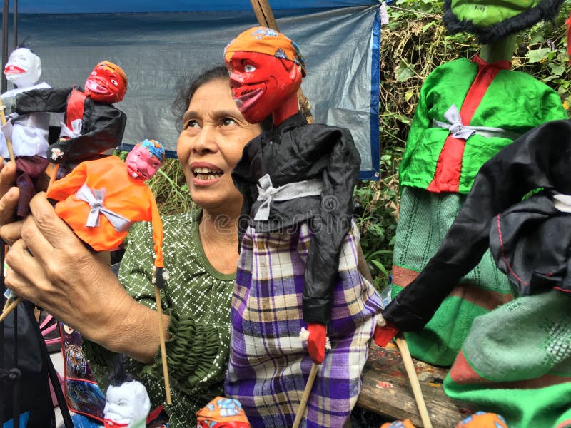 Puppet maker. editorial image. Image of puppet, market - 75618810