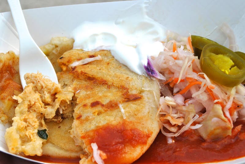 Cocinar Pupusas En El Festival Del Latino Foto editorial - Imagen de ...