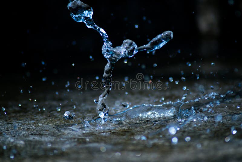 Purezza di acqua fotografia stock. Immagine di bellezza - 136682060