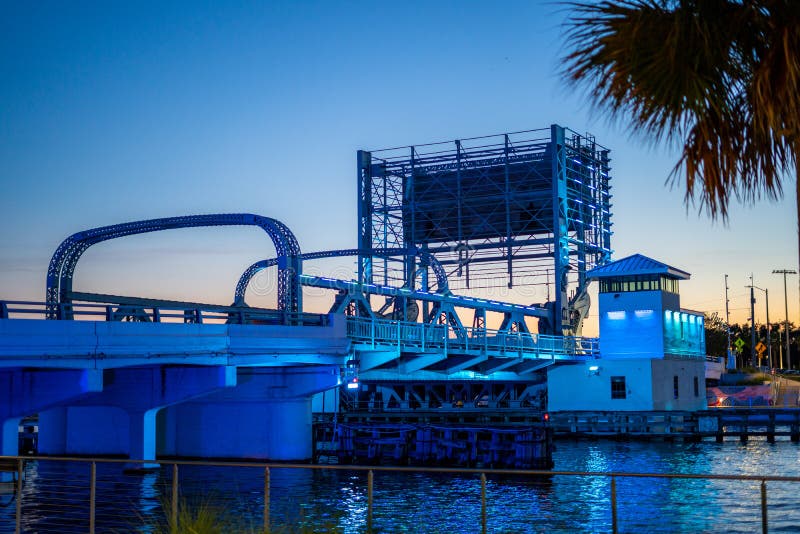 Purple Bridge at Downtown Tampa Bay Stock Image - Image of view ...