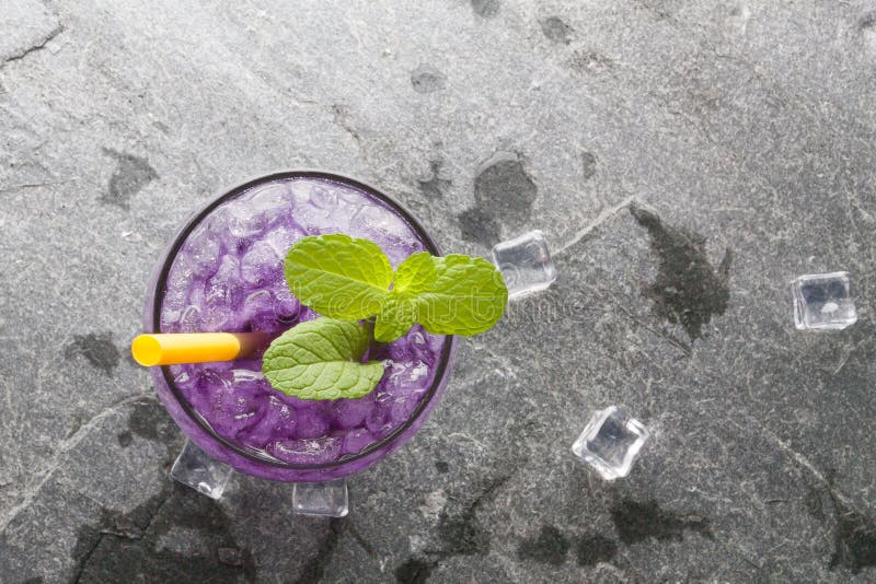 Purple Soda Lime Drink with Lime Stock Image - Image of alcohol, juice ...