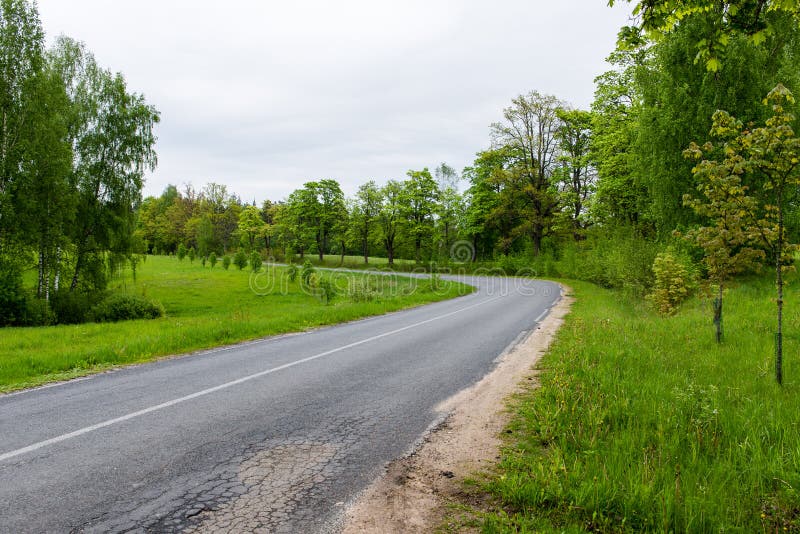 Pusta Droga W Wsi W Lecie Żwir Powierzchnia Zdjęcie Stock - Obraz ...