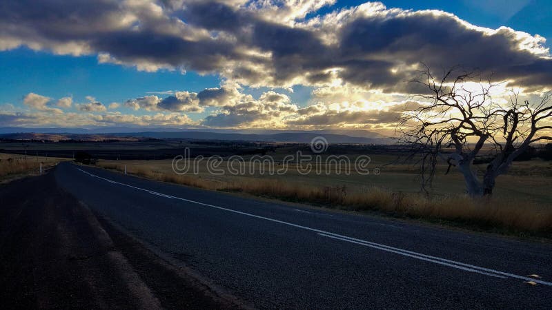 Pusta Droga W Australia Na Chmurnym Dniu Obraz Stock - Obraz złożonej z ...
