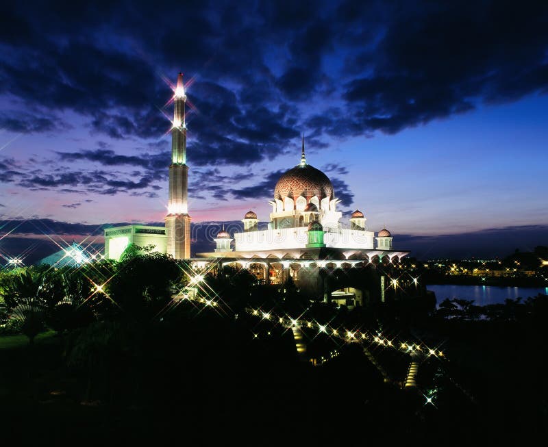 Putra Mosque editorial image. Image of asia, malaysia - 25650985