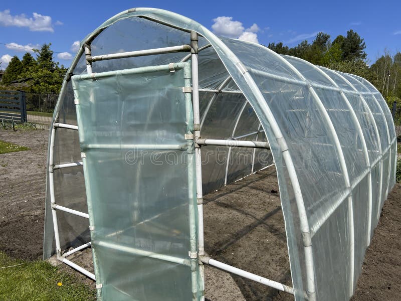 Putting Foil on the Frame in Spring, Setting Up a Foil Tent in a Home ...