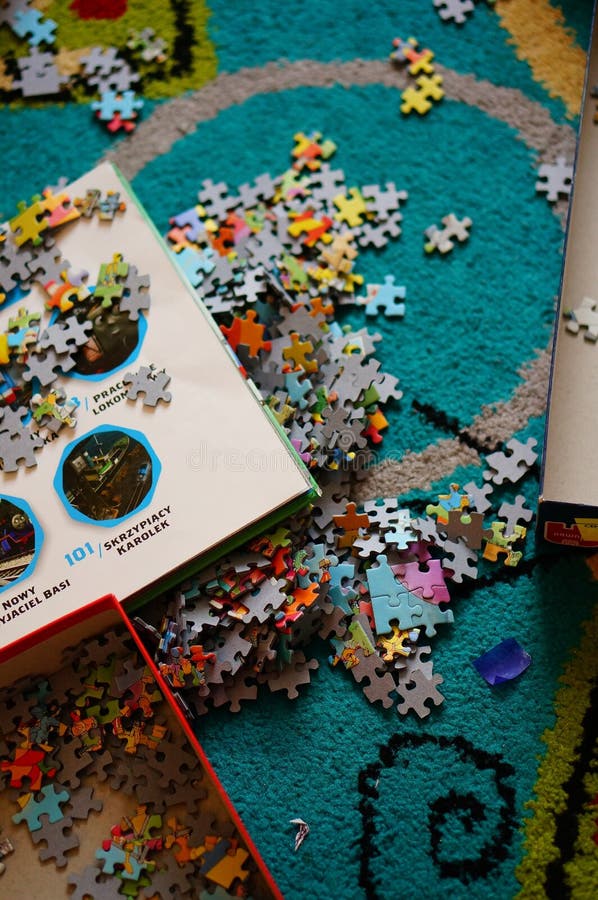 Puzzle pieces editorial photo. Image of mess, book, boxes - 171673386