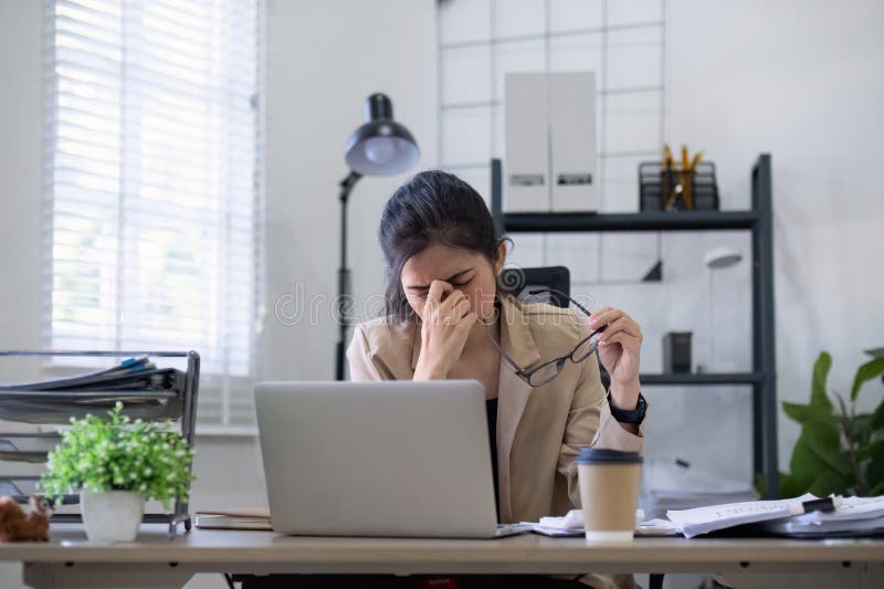 Puzzled Confused Asian Woman Thinking Hard Concerned about Online ... Puzzled Confused Asian Woman Thinking Hard Concerned about Online ...