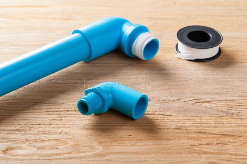 Pvc - Pijpleidingen Monteren En Installeren Waterafvoer Onder Badkamer ...