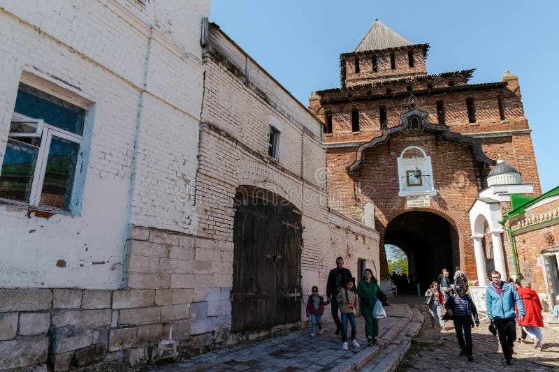 Pyatnitsky Gate of the Kolomna Kremlin Editorial Image - Image of ...