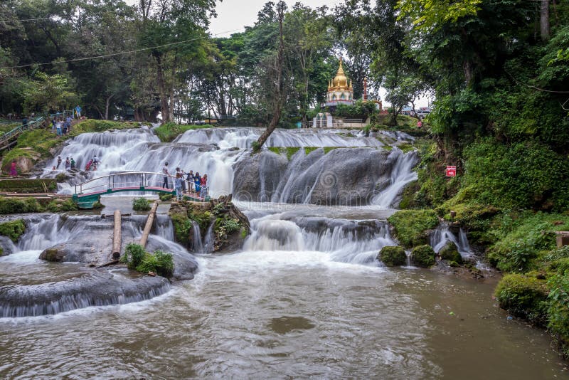 Maha Ant Htoo Kan Thar Pagoda, Pyin Oo Lwin (Maymyo) Imagen de archivo ...