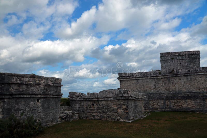 Pyramid El Castillo (the Castle) in Tulum Complex, Yucatan, Mexico ...