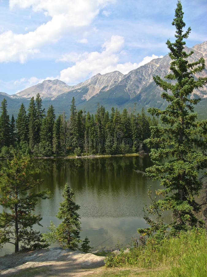 Pyramid Island and Lake stock photo. Image of north, landscape - 26928714