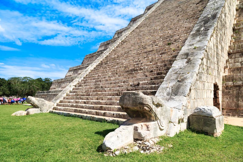 The Pyramid of Kukulkan in Chichen Itza. Mayan Pyramids, Sky, Cl Stock ...