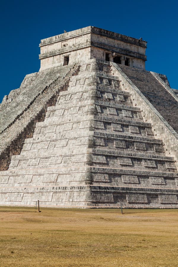 Pyramid Kukulkan in the Mayan Archeological Site Chichen Itza, Mexi ...