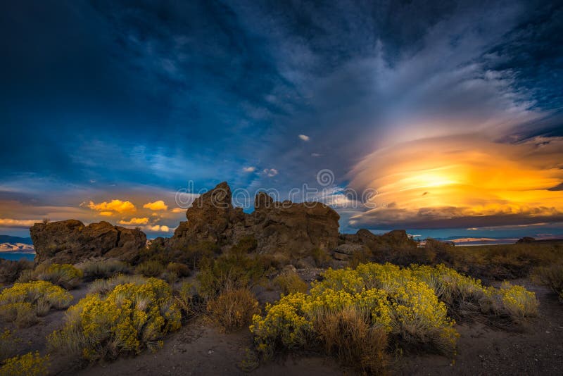 Pyramid Lake Nevada Tufas at Sunset Stock Photo - Image of water, river ...
