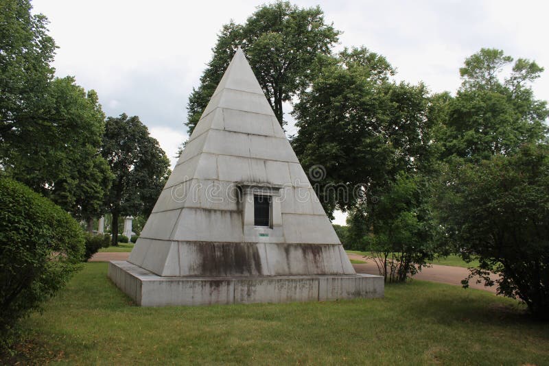 410 Pyramid Trunk Stock Photos - Free & Royalty-Free Stock Photos from ...