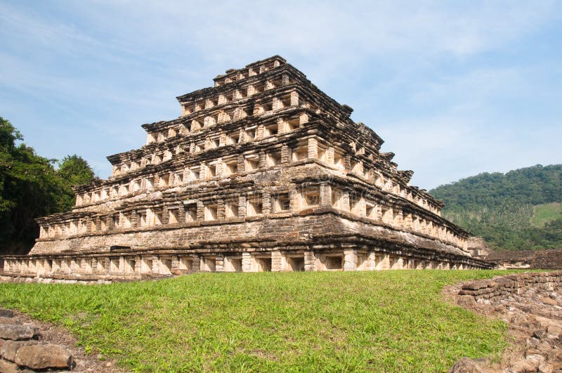 Pyramid of the Niches, El Tajin (Mexico) Stock Photo - Image of holiday ...